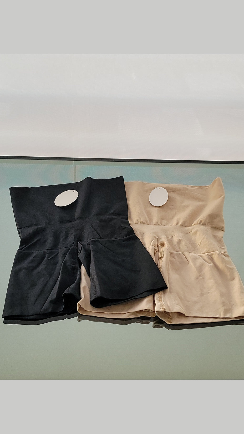 FAJA CALZÓN LEVANTA COLA CON PIERNAS 433 – VESTIDOS UNIQUE